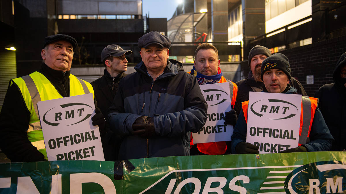 Union boss Mick Lynch warns of 'five more months' of strike misery next ... Union boss Mick Lynch warns of 'five more months' of strike misery next ...